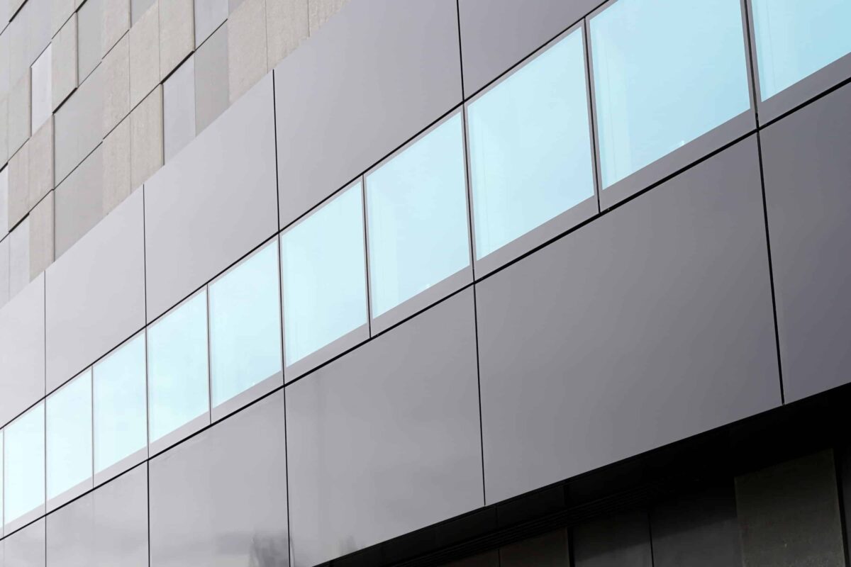 Trespa gevelbekleding: opties & kosten [+ Hoe plaatsen?]